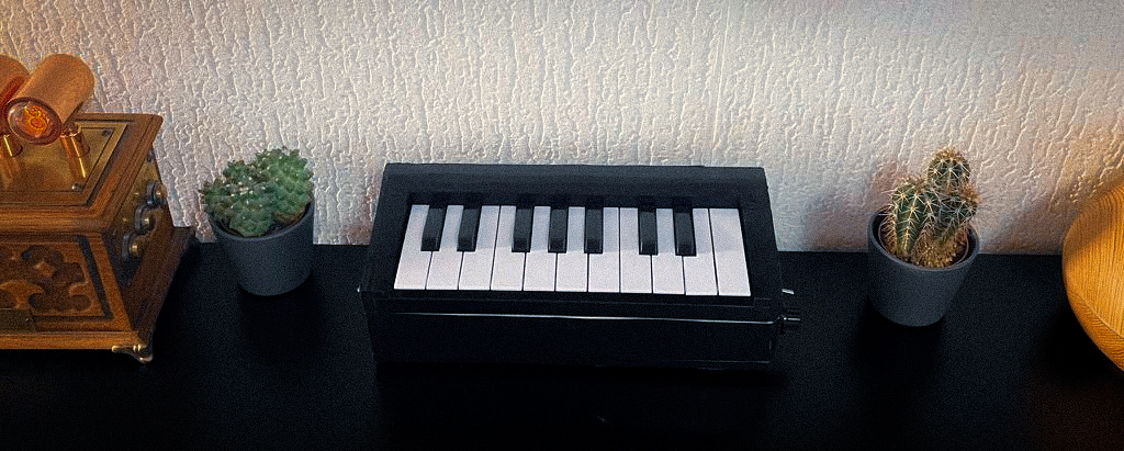 Arduino Mini Piano Synthesizer in Wooden Case | Attic Toy Design